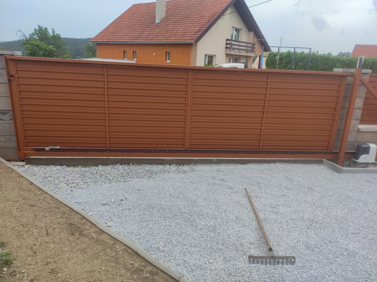 Double-leaf gate – Rudina | Sliding gates and fences | VISIO
