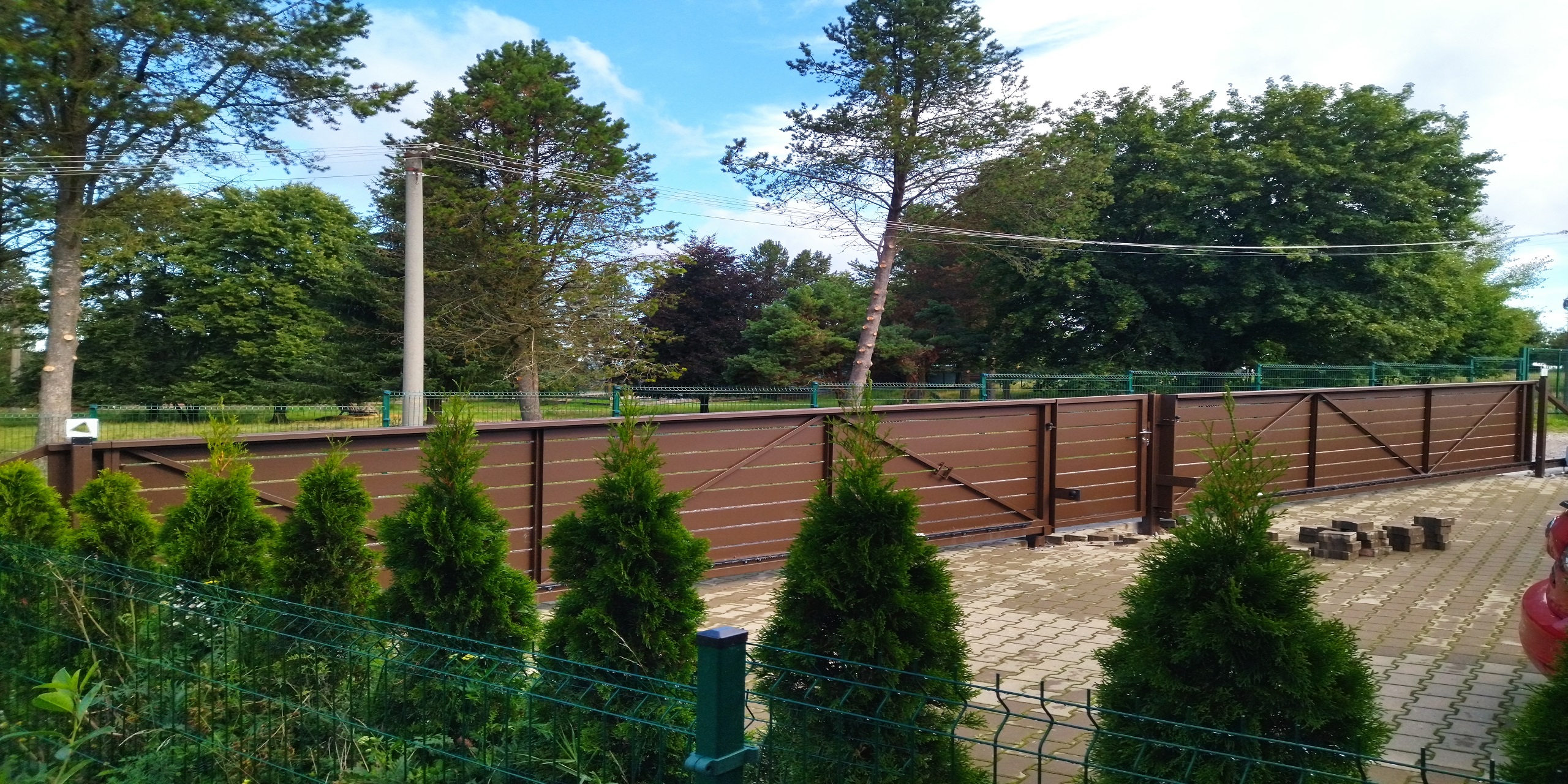 Cantilever gate – Sklené | Sliding gates and fences | VISIO